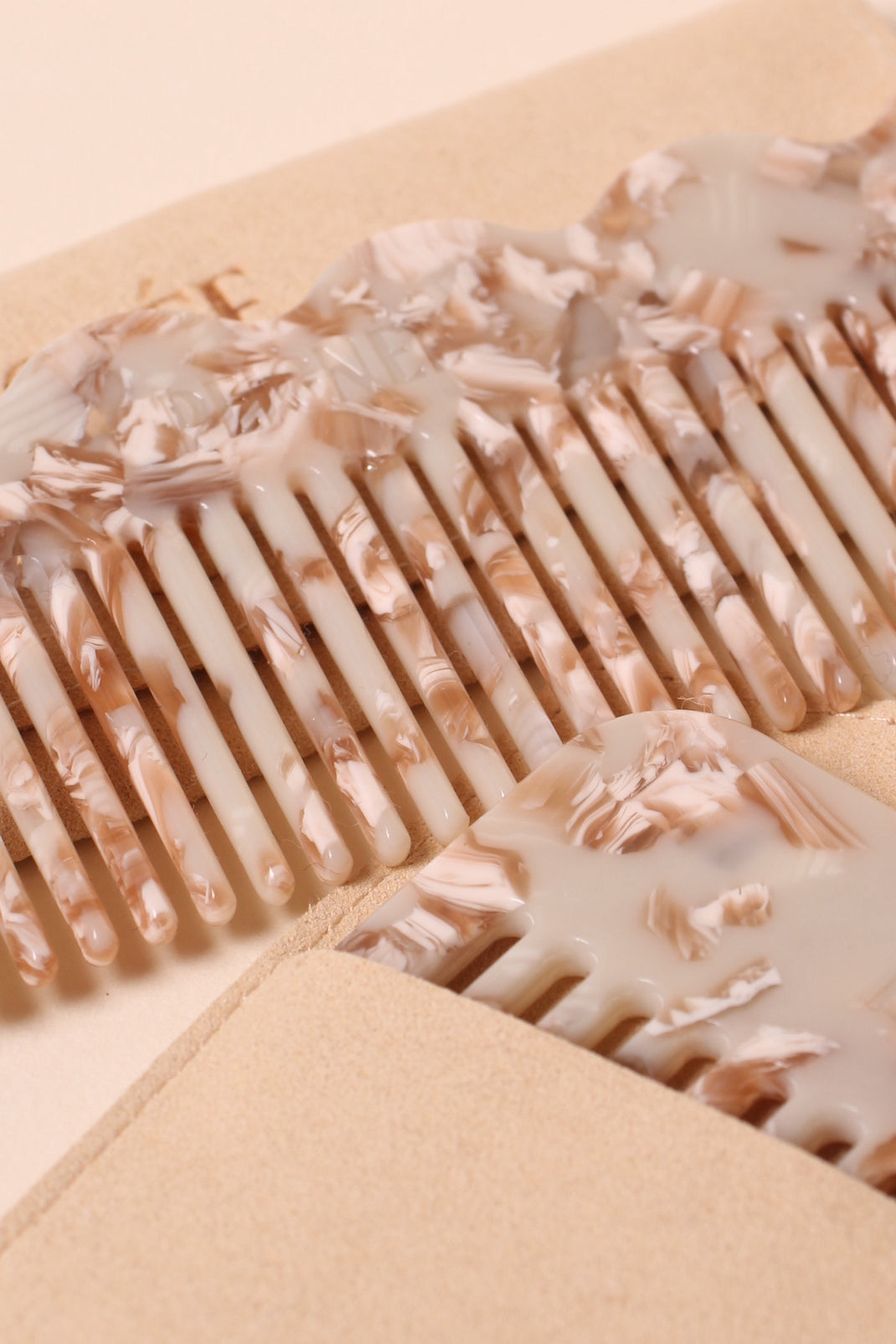 Peignée - Accessoires cheveux haut de gamme fabriqués en acétate